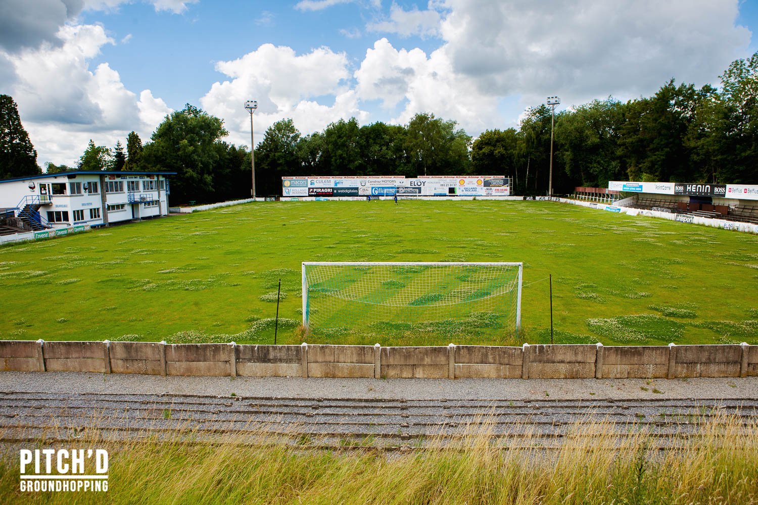 Afscheid van een iconisch stadion - RUW Ciney | In de Hekken