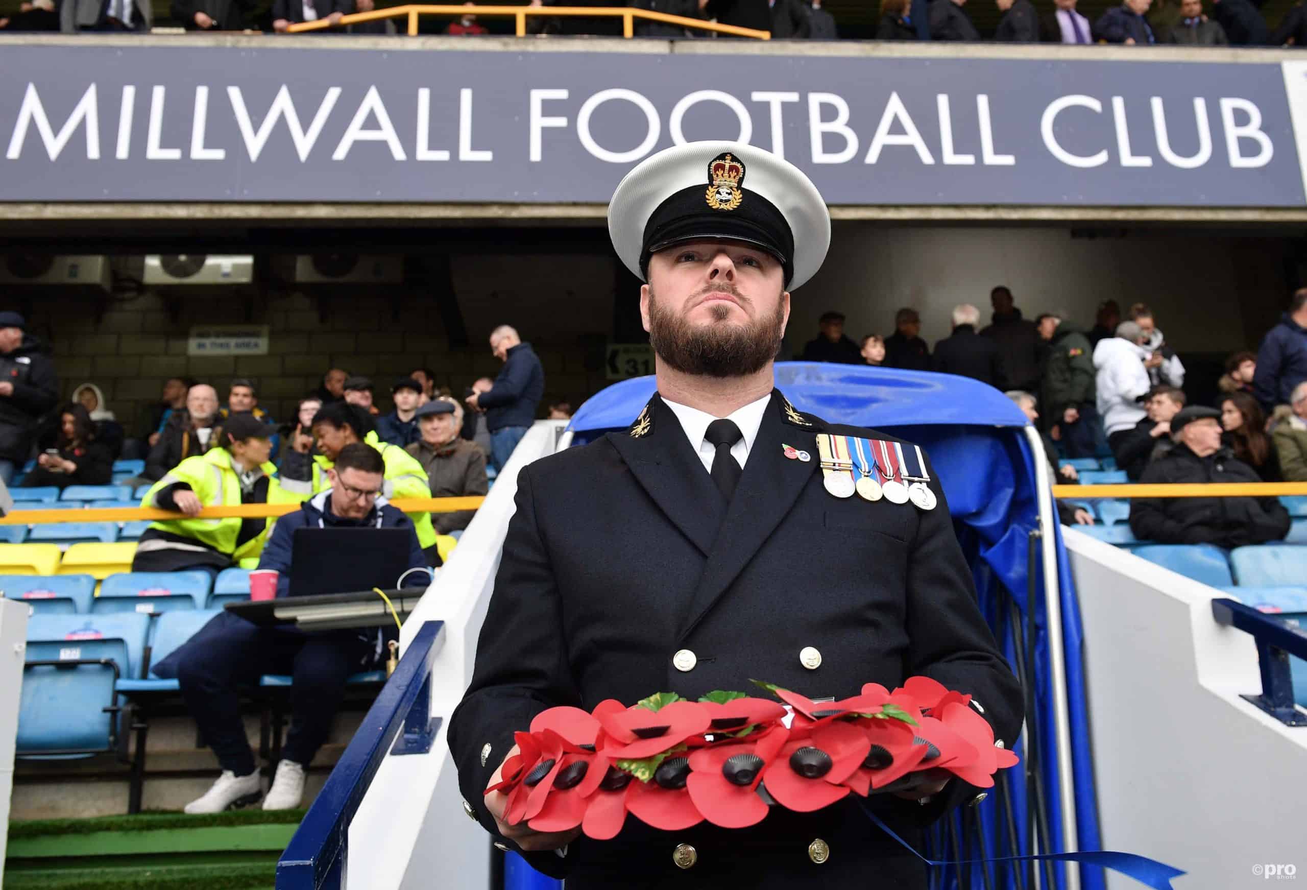 Millwall remembers: Remembrance Day op The Den | In de Hekken