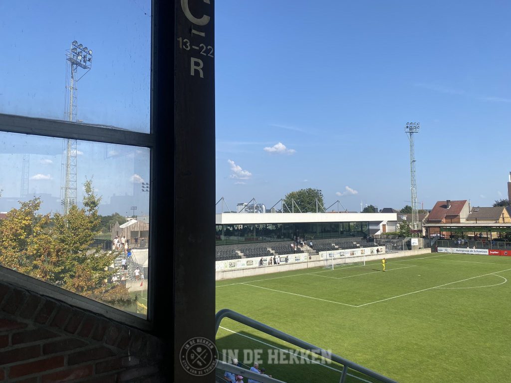 Stedelijk Sportstadion Hasselt: oude staantribunes nog intact | In de ...