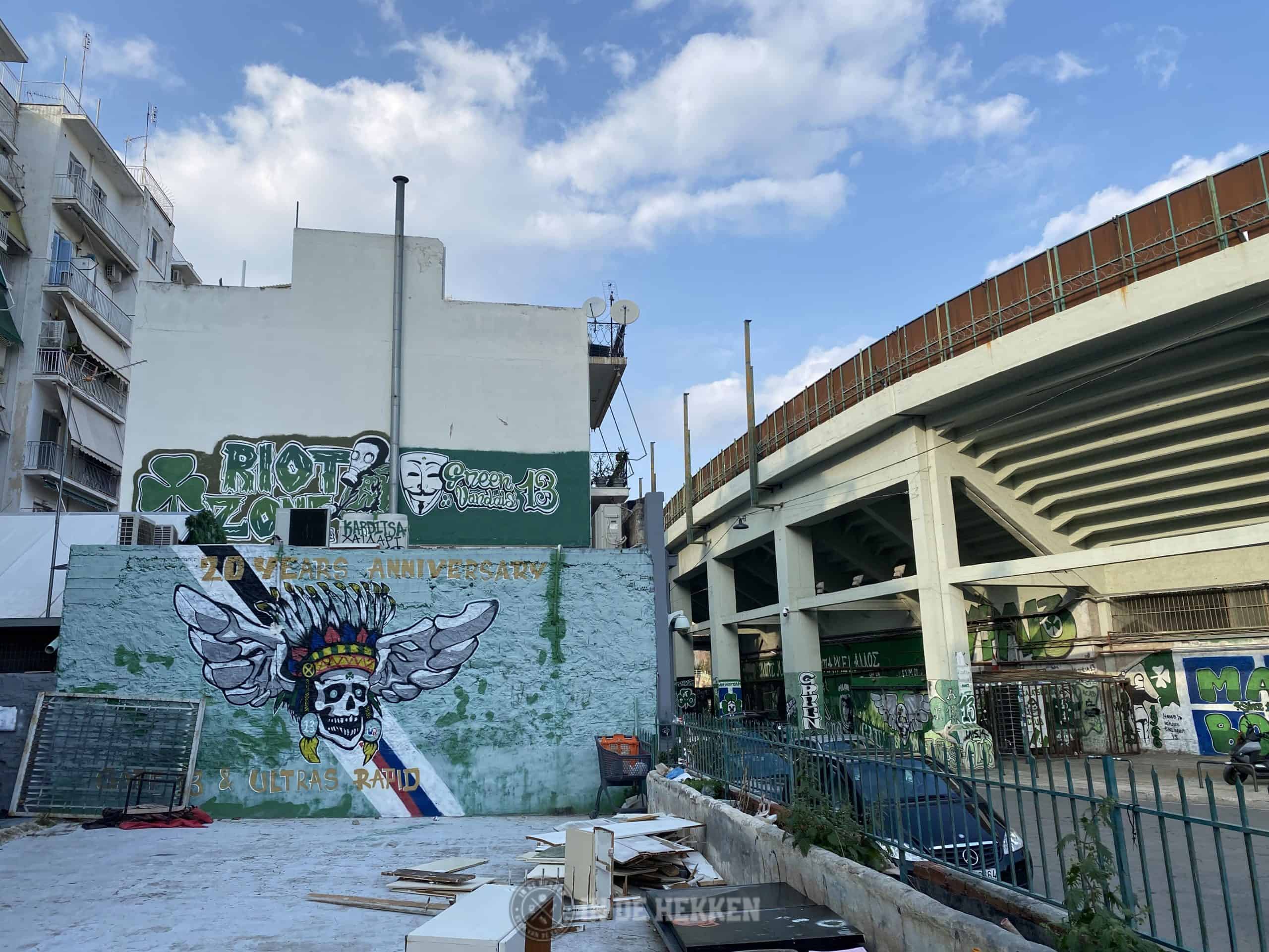 Graffiti en streetart van Panathinaikos in Athene | In de Hekken